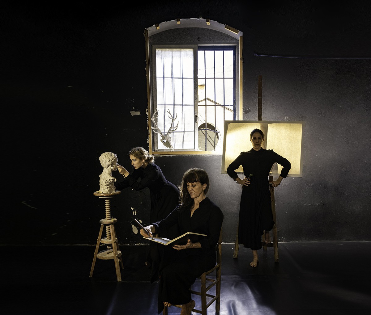 Paula Segarra estrena «ECLIPSADAS» – Valencia Teatros
